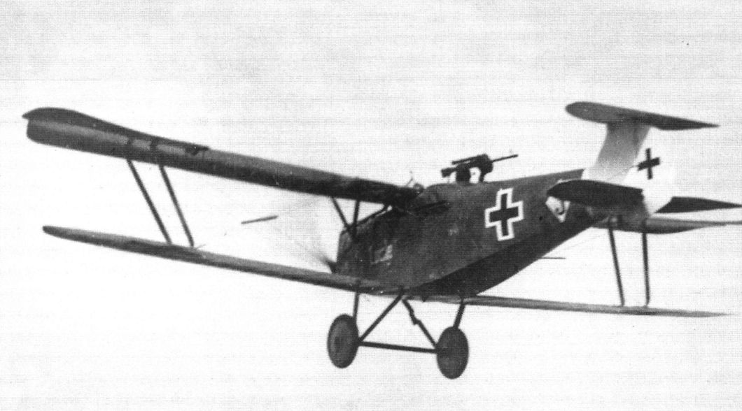 C.Owers, J.Herris - Hannover Aircraft of WWI /Centennial Perspective/ (46)